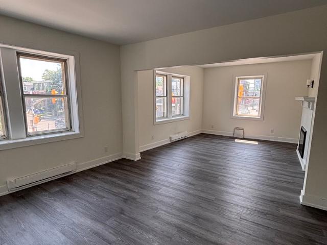 2 BR, 1 BA Apartment 147 Fifth Ave, Ottawa, ON K1S 2M8