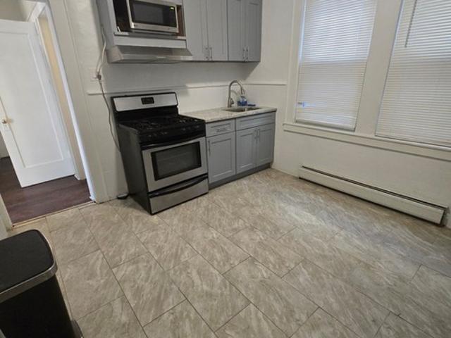2 BR, 1 BA Apartment 147 Schuyler Avenue, Unit Apt 1, Newark, NJ 07112
