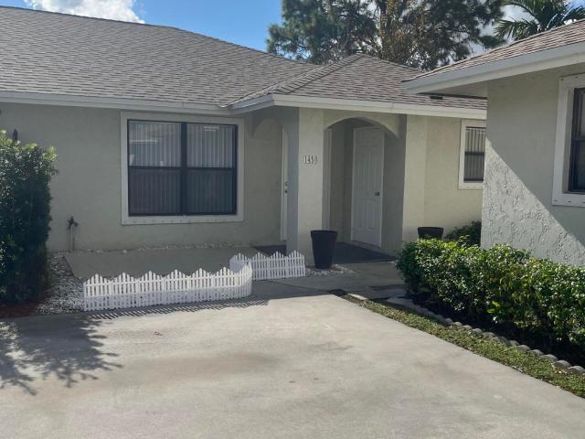 2 BR, 1 BA Apartment 1450 Hawthorne Place, Wellington, FL 33414