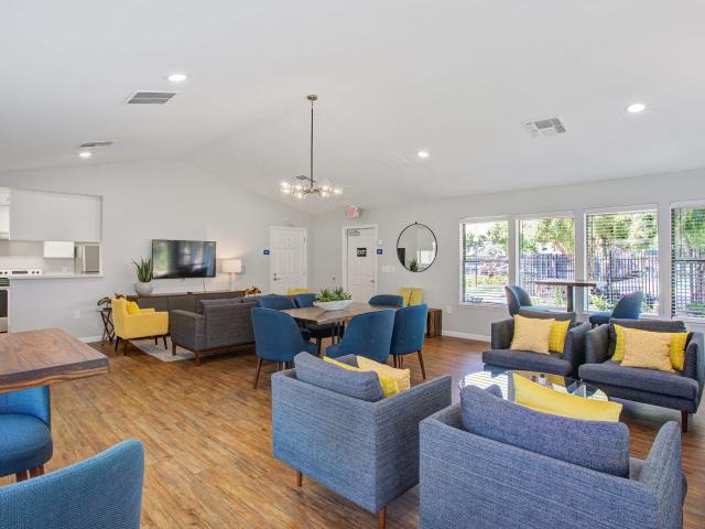 2 BR, 1 BA Apartment 1451 West Center Street Unit 113, Manteca, CA 95337