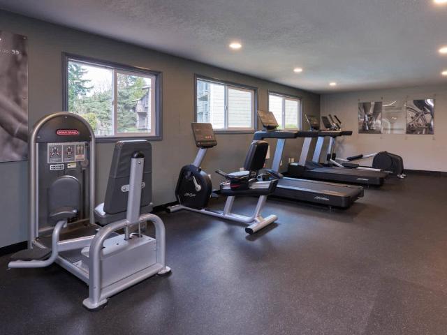 2 BR, 1 BA Apartment 14629 Northeast 37th Place Unit 13, Bellevue, WA 98007