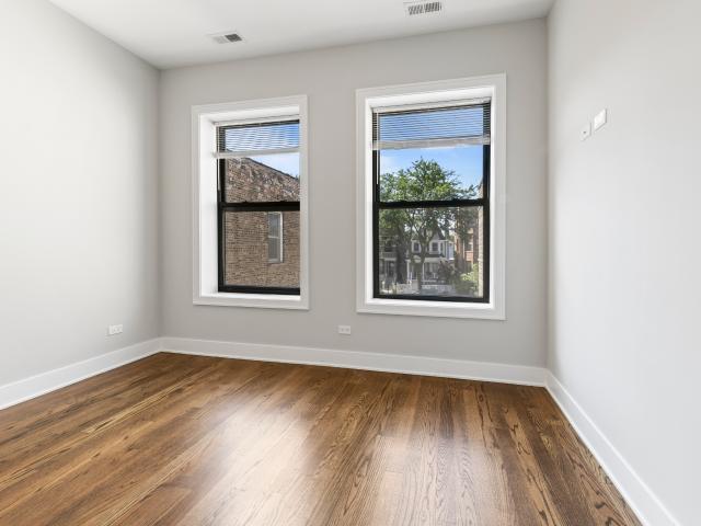 2 BR, 1 BA Apartment 1472 West Summerdale, Chicago, IL 60640