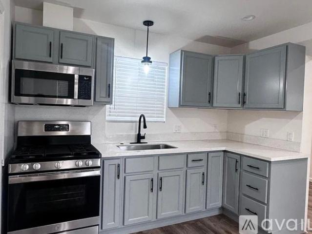 2 BR, 1 BA Apartment 14768 San Fernando Mission Blvd, Los Angeles, CA 91345