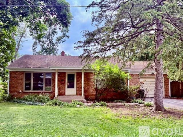2 BR, 1 BA Apartment 148 Augusta Street, Grayslake, IL 60030