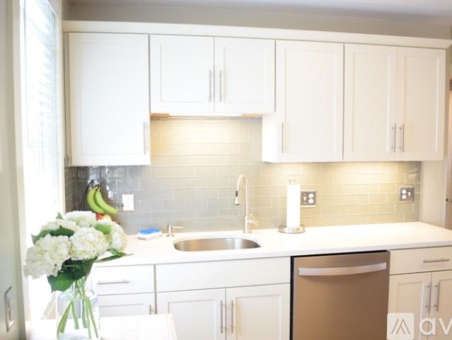 2 BR, 1 BA Apartment 14 Rockland Street, Unit 2, Wakefield, MA 01880