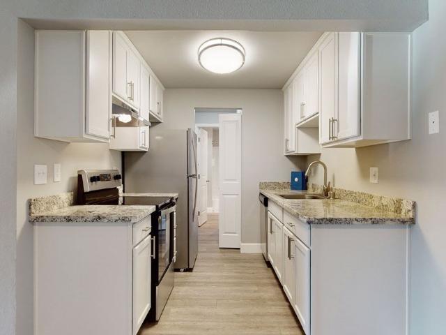 2 BR, 1 BA Apartment 15001 35th Avenue West Unit 08302, Lynnwood, WA 98087