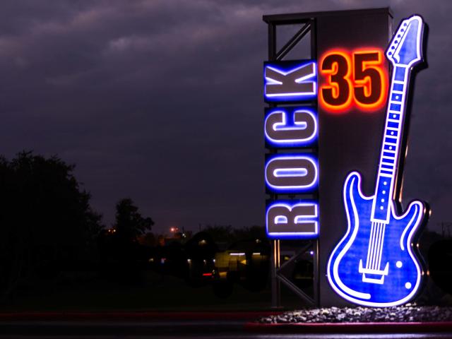 2 BR, 1 BA Apartment 1500 N Interstate Hwy 35 Unit 0804, Round Rock, TX 78681