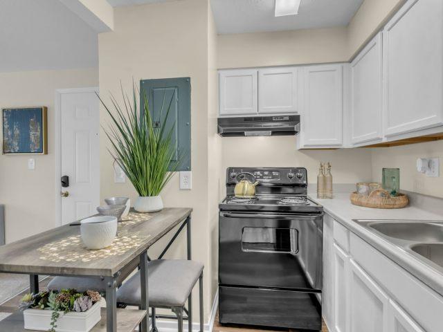 2 BR, 1 BA Apartment 1500 Sparkman Drive Northwest Unit 04I, Huntsville, AL 35816