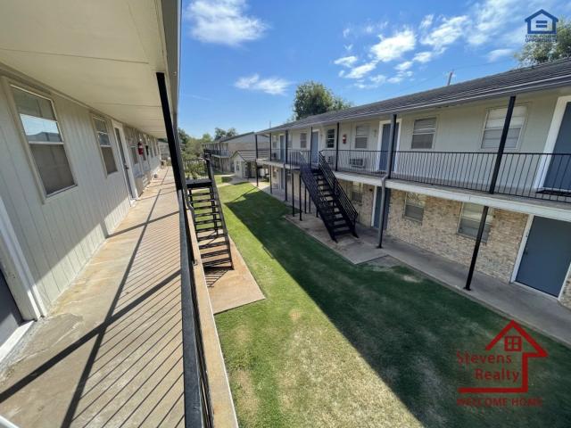 2 BR, 1 BA Apartment 1502 NW Kingsbury Ave, Lawton, OK 73507