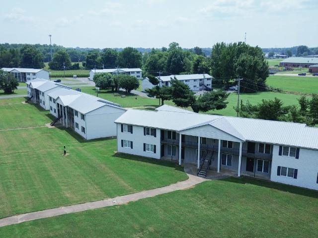 2 BR, 1 BA Apartment 1509 E High School Drive Unit 1 28, Union City, TN 38261