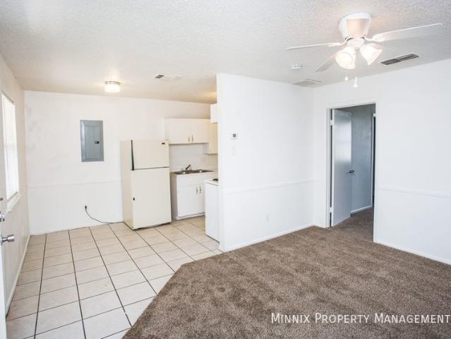 2 BR, 1 BA Apartment 1510 S. 9th St Slaton, TX 79364