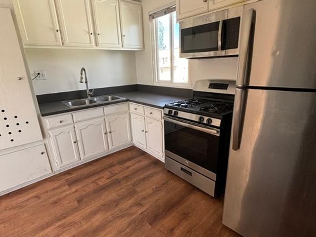 2 BR, 1 BA Apartment 1517 West 28th Street, Unit Unit 7, Los Angeles, CA 90007