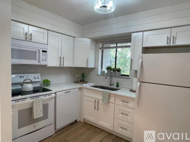 2 BR, 1 BA Apartment 151 Springwood Circle, Unit C, Longwood, FL 32750