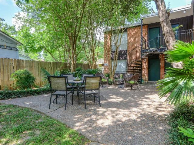 2 BR, 1 BA Apartment 1521 Rutland Street, Houston, TX 77008
