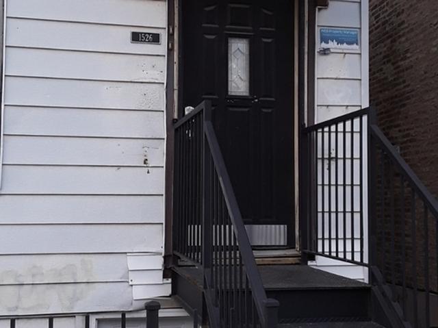 2 BR, 1 BA Apartment 1526 W Augusta Blvd, Chicago, IL 60642