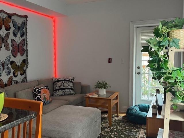 2 BR, 1 BA Apartment 1528 Brown St, Philadelphia, PA 19130
