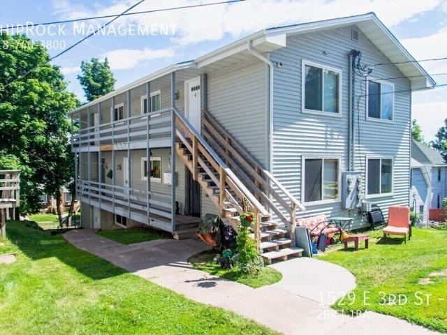 2 BR, 1 BA Apartment 1529 E 3rd St, Duluth, MN 55812