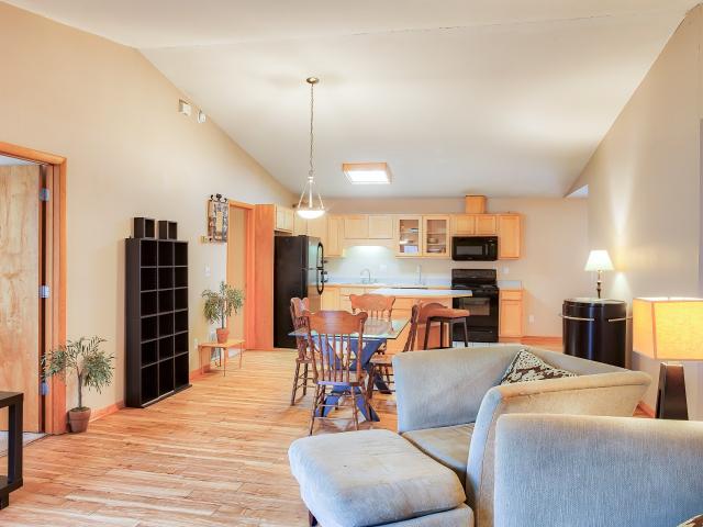 2 BR, 1 BA Apartment 1533 Arbors Ln Unit 1531, Bloomington, IN 47401