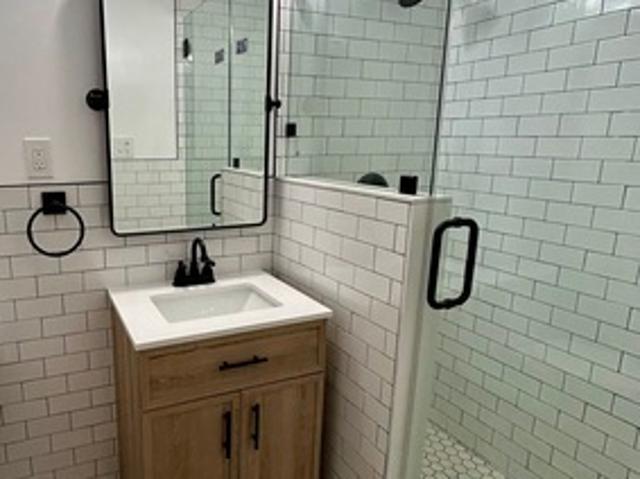 2 BR, 1 BA Apartment 1533 Freeman Avenue, Long Beach, CA 90804