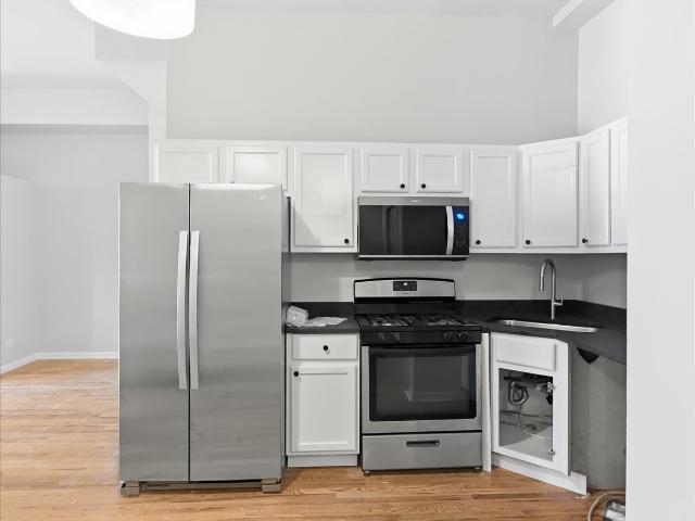 2 BR, 1 BA Apartment 1538 North Milwaukee Avenue, Chicago, IL 60622