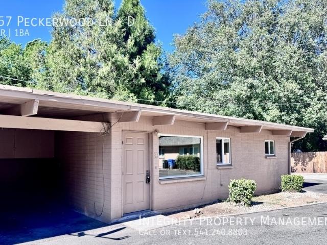 2 BR, 1 BA Apartment 157 Peckerwood Ln, Grants Pass, OR 97527