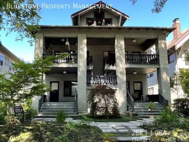 2 BR, 1 BA Apartment 1540 SE Ladd Avenue, Portland, OR 97214