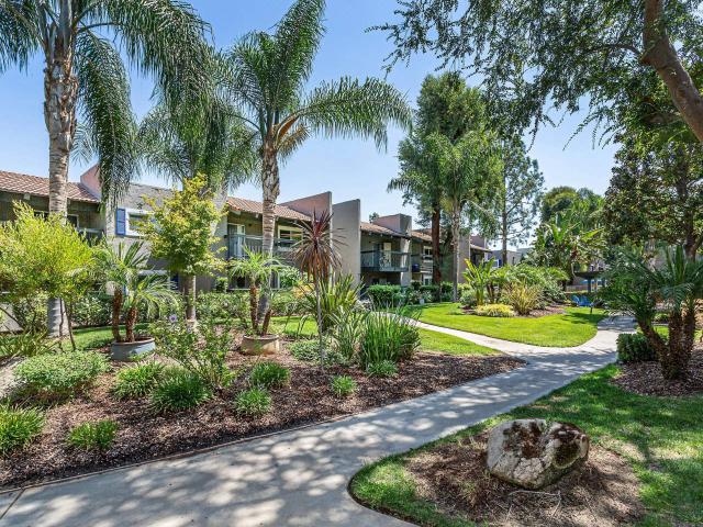 2 BR, 1 BA Apartment 1577 E Bulldog Lane Unit 65 105, Fresno, CA 93710