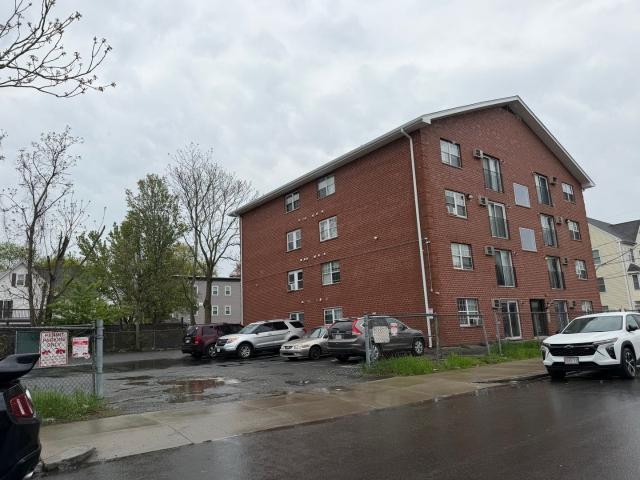2 BR, 1 BA Apartment 158 162 Water st, Lawrence, MA 01841