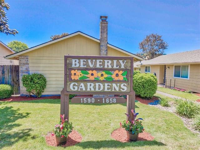 2 BR, 1 BA Apartment 1590 SE Roberts Drive Unit 1636, Gresham, OR 97080