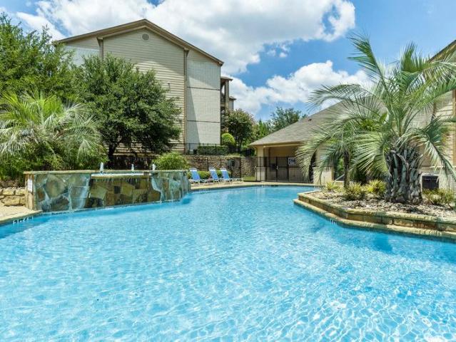 2 BR, 1 BA Apartment 1600 Cooks Ln Unit 0611, Fort Worth, TX 76120