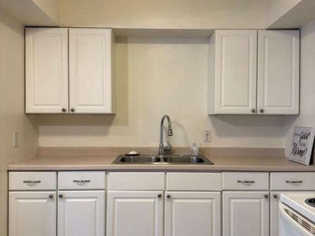 2 BR, 1 BA Apartment 1600 Southeast 39th Terrace, Unit 4, Gainesville, FL 32641