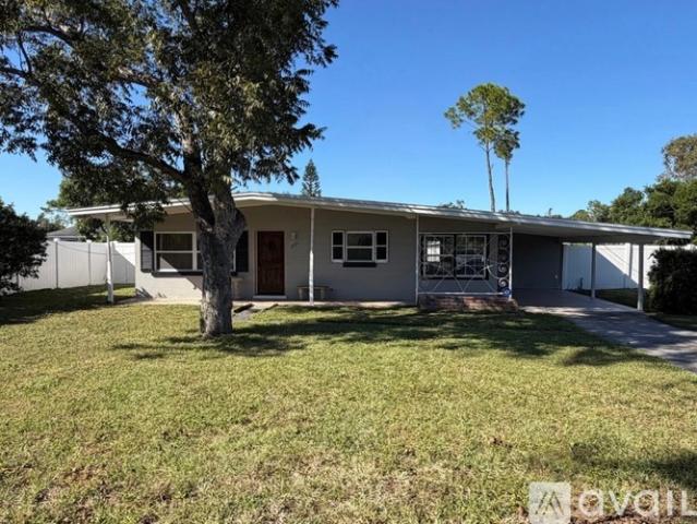 2 BR, 1 BA Apartment 1601 Roselawn Street Southwest, Winter Haven, FL 33880
