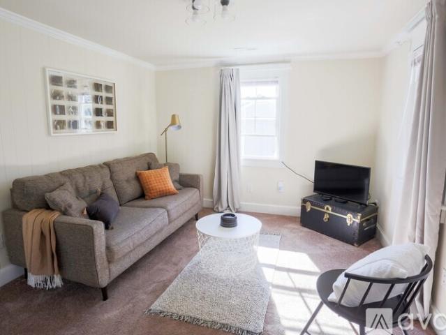 2 BR, 1 BA Apartment 1602 Monticello Road, Unit A, Charlottesville, VA 22902