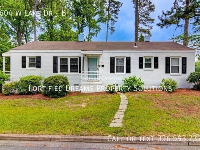 2 BR, 1 BA Apartment 1604 W Lake Dr, Greensboro, NC 27408