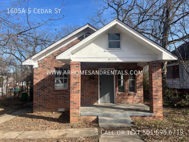 2 BR, 1 BA Apartment 1605A S Cedar St, Little Rock, AR 72204
