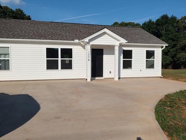 2 BR, 1 BA Apartment 1607 North Green River Road, Gaffney, SC 29341