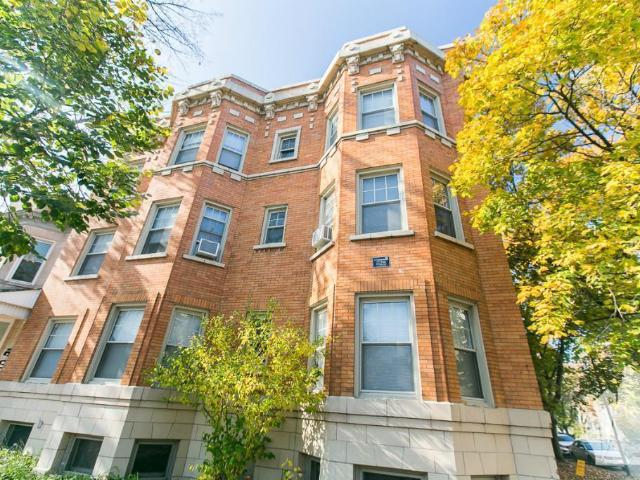 2 BR, 1 BA Apartment 1607 West Berteau, Chicago, IL 60613
