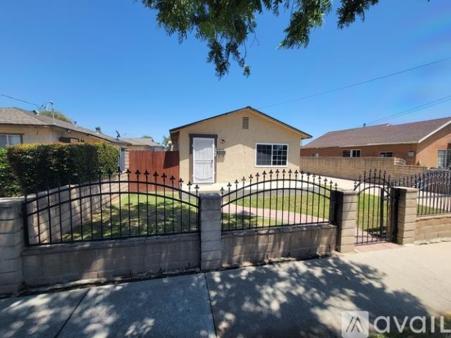 2 BR, 1 BA Apartment 160 North Soldano Avenue, Azusa, CA 91702