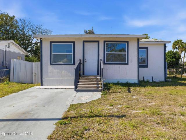 2 BR, 1 BA Apartment 1610 Craig Avenue, Titusville, FL 32780