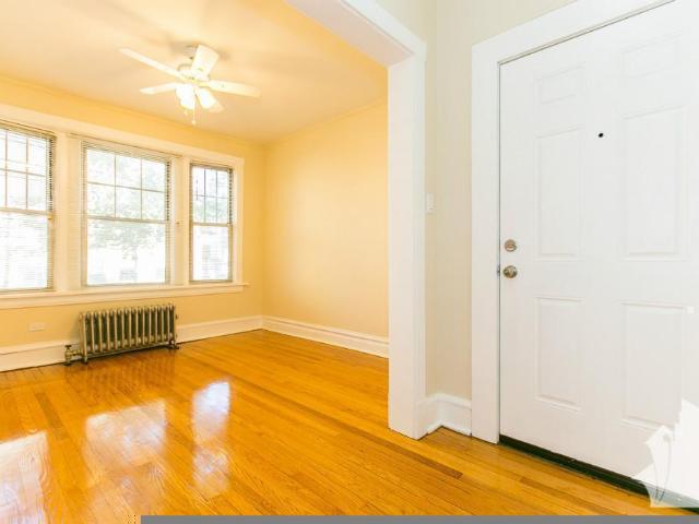 2 BR, 1 BA Apartment 1613 West Berteau, Chicago, IL 60613