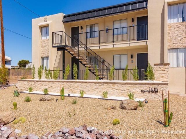 2 BR, 1 BA Apartment 1615 N 51st St, Phoenix, AZ 85008