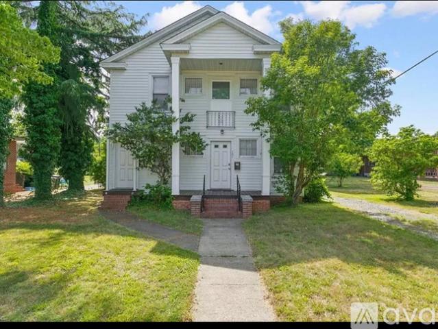 2 BR, 1 BA Apartment 161 Alleghany Road, Hampton, VA 23661