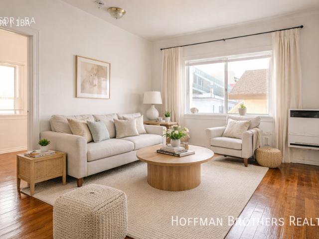 2 BR, 1 BA Apartment 1623 N Mariposa Ave, Los Angeles, CA 90027