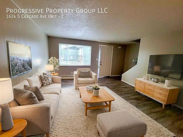 2 BR, 1 BA Apartment 1624 S Cascade Ave Unit, Colorado Springs, CO 80905