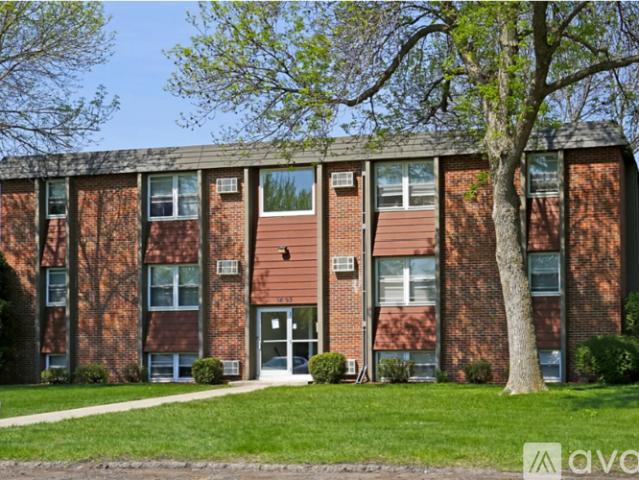 2 BR, 1 BA Apartment 1628 Colony Ct, Unit 8, North Mankato, MN 56003
