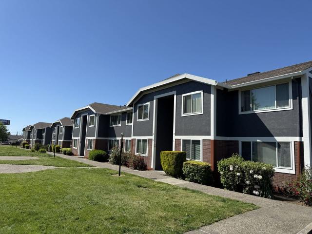 2 BR, 1 BA Apartment 16290 Southwest Shaw Street Unit 04, Beaverton, OR 97078