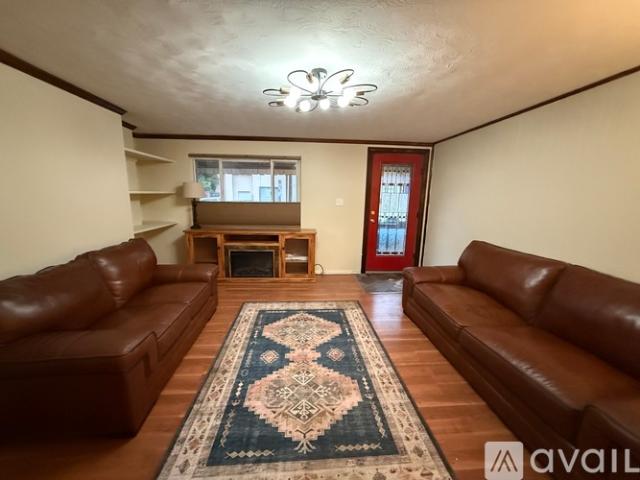 2 BR, 1 BA Apartment 162 1 2 South 17th Street, Pittsburgh, PA 15203