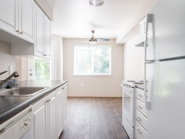 2 BR, 1 BA Apartment 16500 Southeast 82nd Drive Unit 201 12, Clackamas, OR 97015