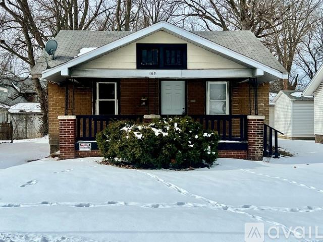 2 BR, 1 BA Apartment 165 S East Ave, Decatur, IL 62521