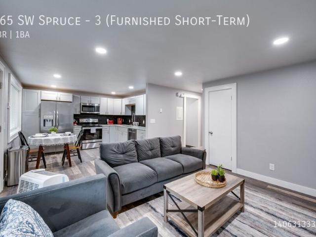 2 BR, 1 BA Apartment 165 SW Spruce, Pullman, WA 99163